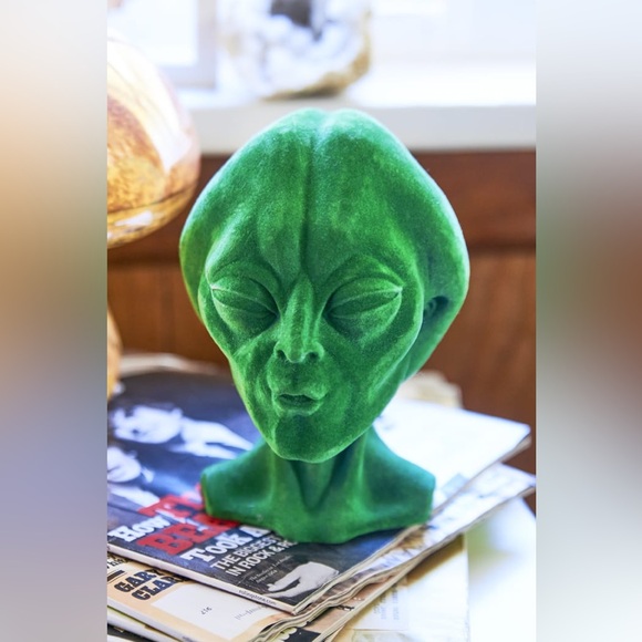EARTHBOUND | Art | Flocked Green Alien Head Sculpture Nwt | Poshmark